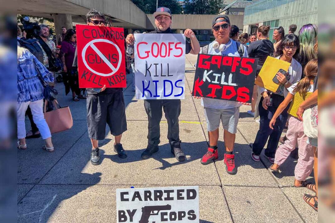 Community rallies in downtown Toronto after stray bullet kills ...